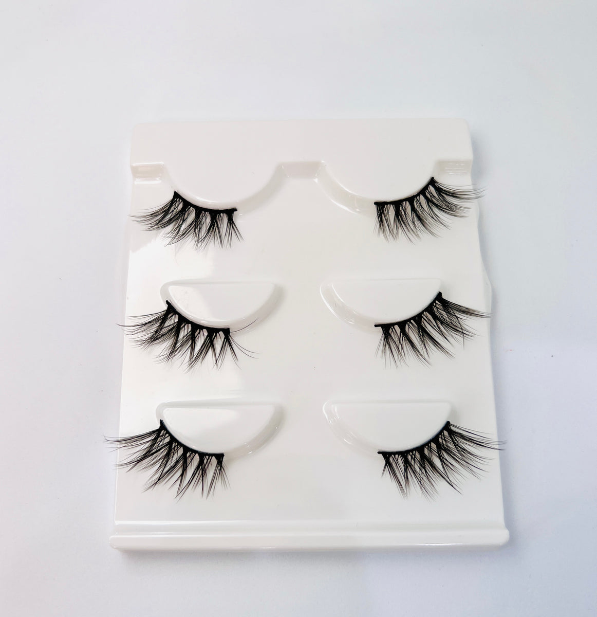 Corner Lash #1 – Modern Glow Lashes